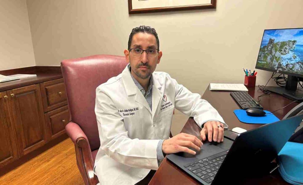 Especialista en cirujía torácica regresa a ejercer en Puerto Rico